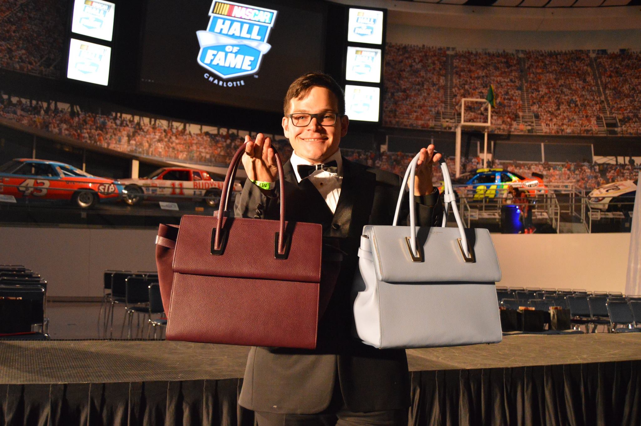 Live and Silent Auction Fundraising Ideas – Impact Auctions